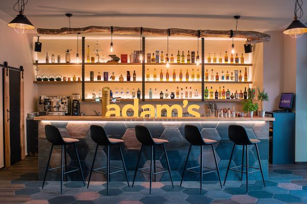 Adam´S Bar&Bistro (Třebíč, Vnitřní Město) • Firmy.cz