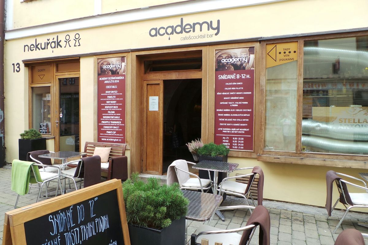 Academy – cafe&coctail bar (Kroměříž) • Firmy.cz
