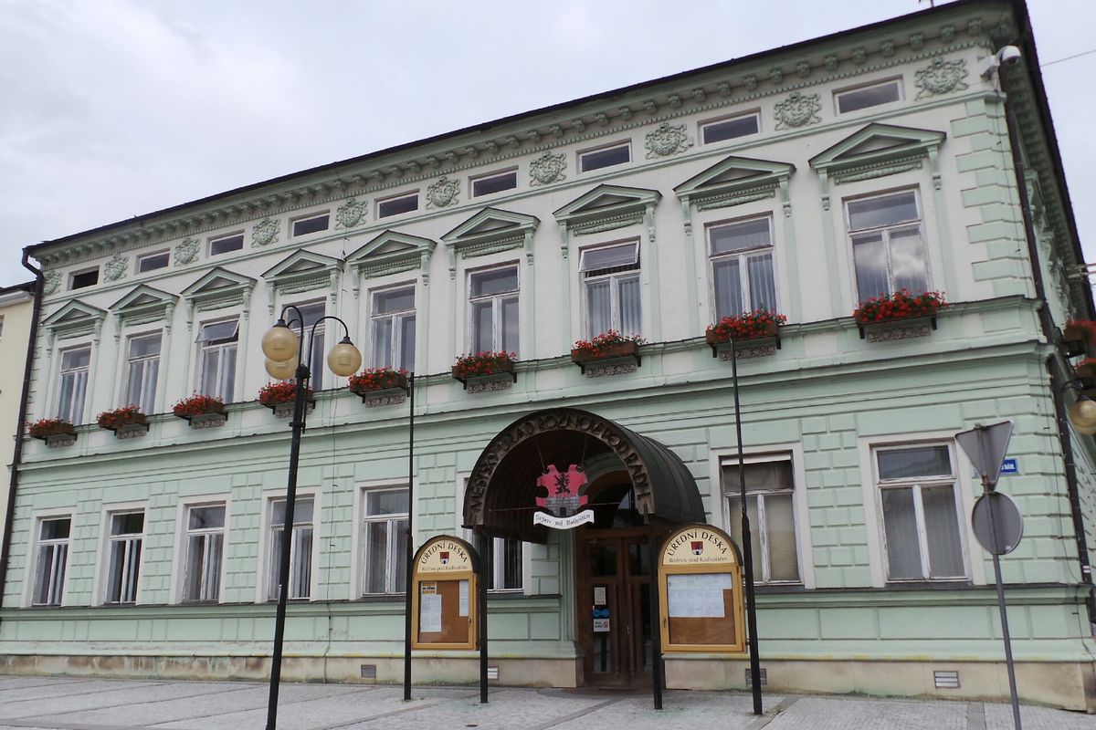 Rožnov pod Radhoštěm - městský úřad (Rožnov pod Radhoštěm) • Firmy.cz
