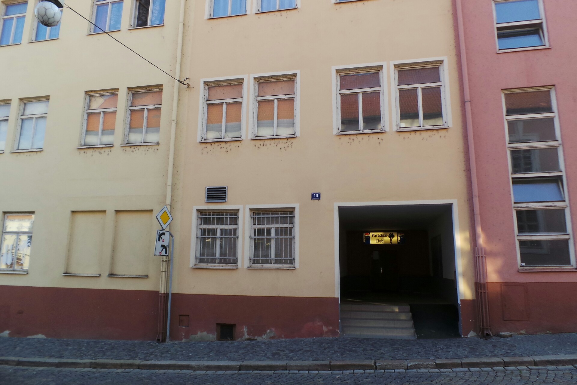 Pobočky Ateliéry tapisérií, s.r.o. Jihočeský kraj • Firmy.cz