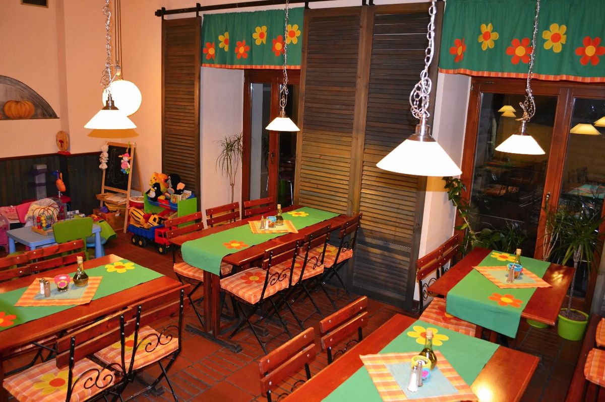 Restaurant Marina Garden (Praha, Vinohrady) • Firmy.cz