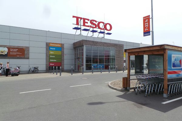 Tesco (Čelákovice), IČO 45308314, adresa a telefon • Firmy.cz