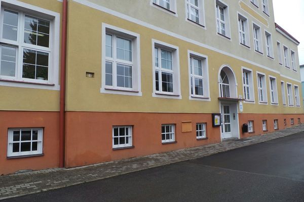ZŠ Březová Nad Svitavou Moravské Náměstí Březová Nad Svitavou • Firmycz