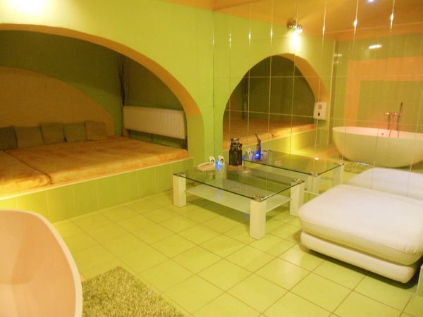 Noční klub Sweet Paradise - Dolly (Praha, Žižkov) • Firmy.cz