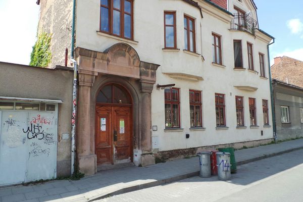 Bar 12 opic (Prostějov) • Firmy.cz