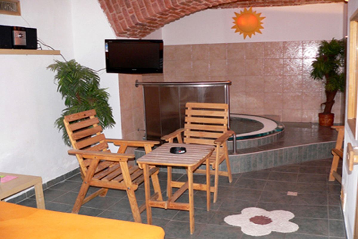 Wellnes pro dva non stop Praha 5 Smíchov (Praha, Smíchov) • Firmy.cz