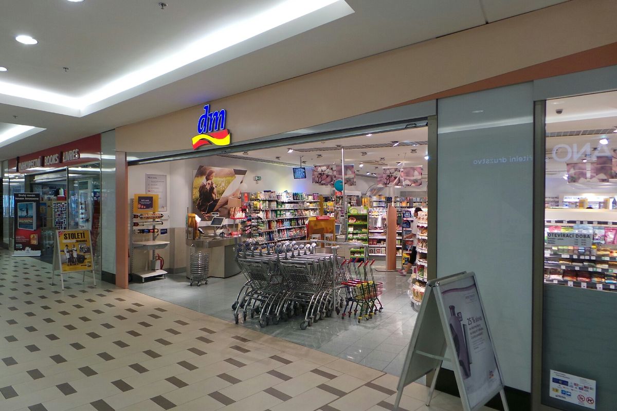 dm drogerie markt s.r.o. (Praha, Karlín), IČO 47239581, adresa • Firmy.cz