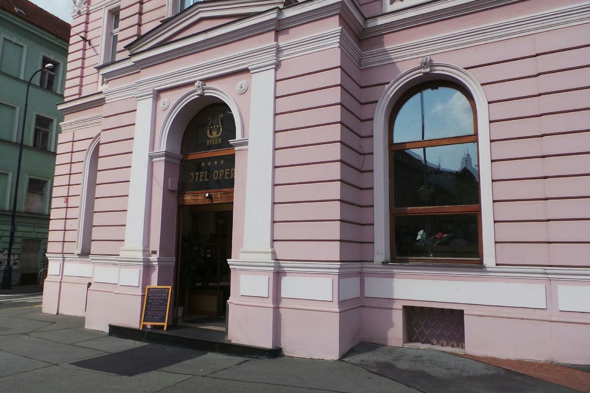 Restaurace Opera (Praha, Nové Město) + Denní menu • Firmy.cz