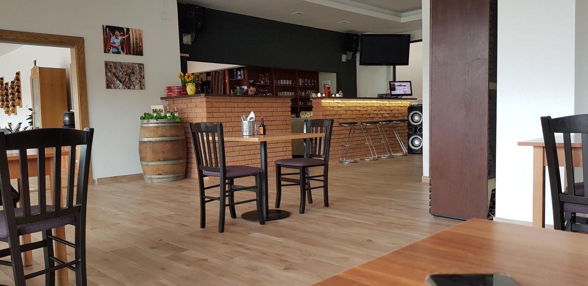 Restaurace Vinopa (Velké Pavlovice) • Firmy.cz