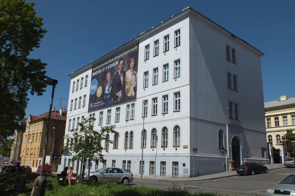 AMBIS vysoká škola, a.s. (Praha, Libeň) • Firmy.cz