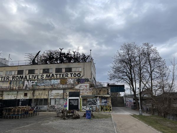 Klub Fuchs 2 (Praha, Holešovice) • Firmy.cz