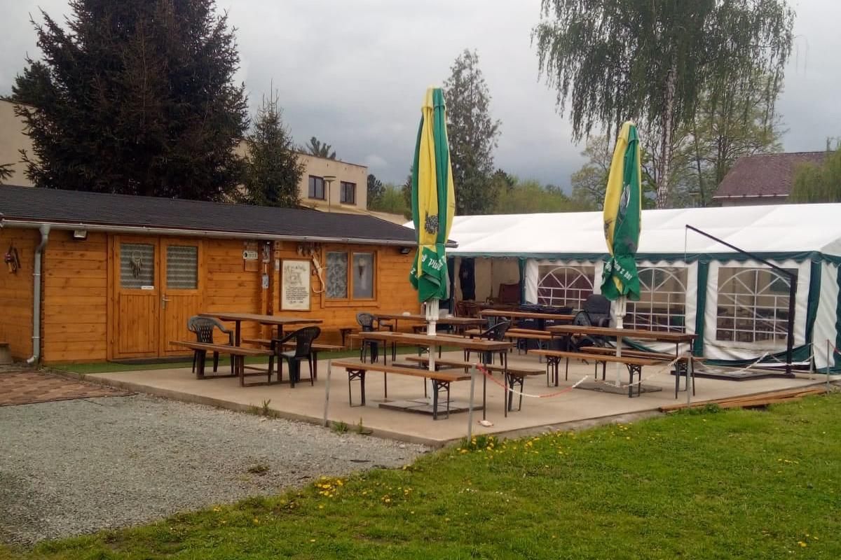 Country Club Osada Stříbrná Podkova (Jaroměř, Jakubské Předměstí ...