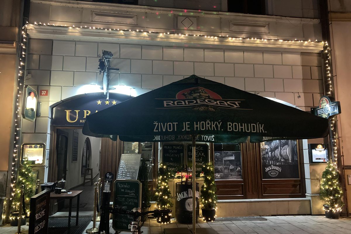 Restaurace a vinárna U Radnice (Uničov) + Denní menu • Firmy.cz