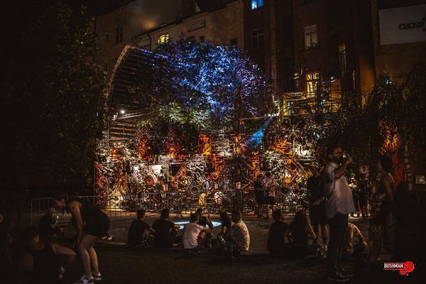 CROSS CLUB PRAGUE (Praha, Holešovice) • Firmy.cz