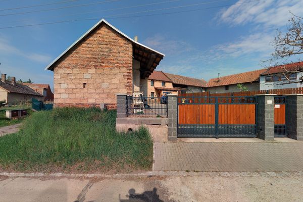 Pavel Valášek - výroba vrat a bran (Lochenice) • Firmy.cz