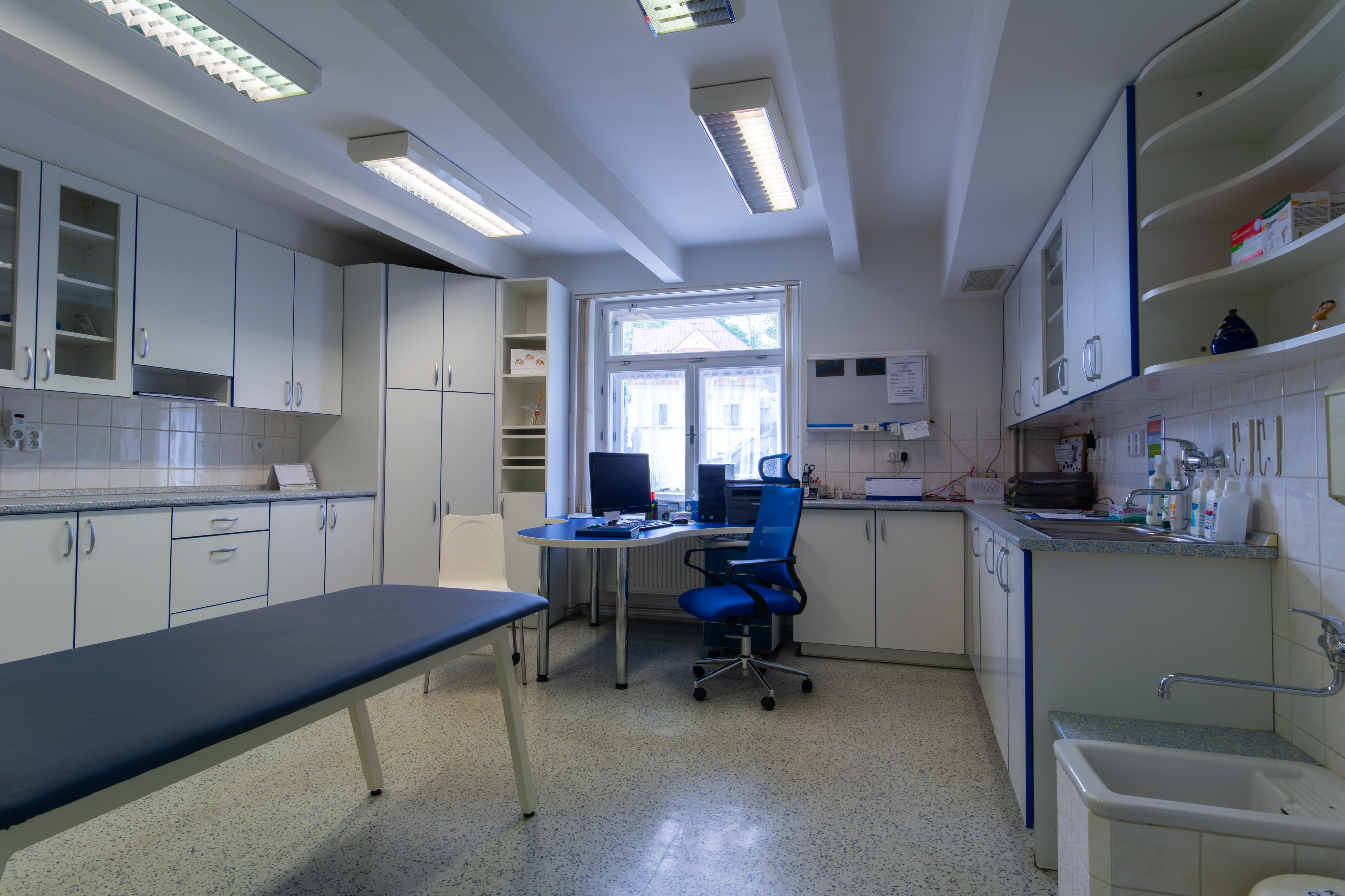 MUDr. Marek Solák, ortopedická ambulance ORT-SOL s.r.o. (Orlová, Město ...