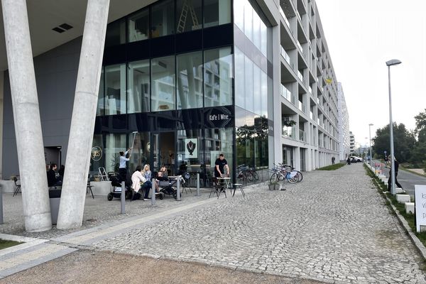 Yes kafe / wine (Praha, Karlín) • Firmy.cz