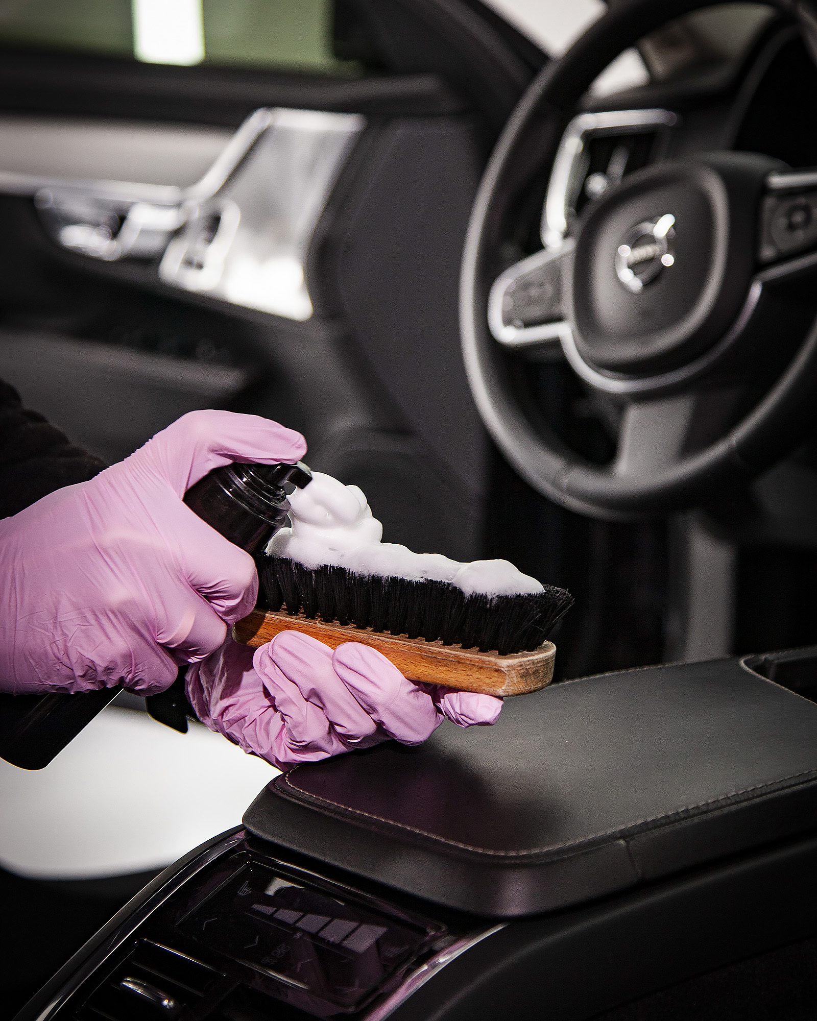 Auto komplet + čištění kůže/alcantary od 2 499 Kč Praha, Motol Detroit ...