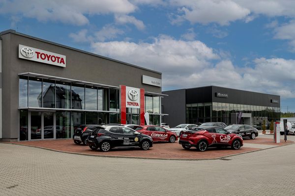 Auto Eder - Toyota (Karlovy Vary, Dvory) • Firmy.cz