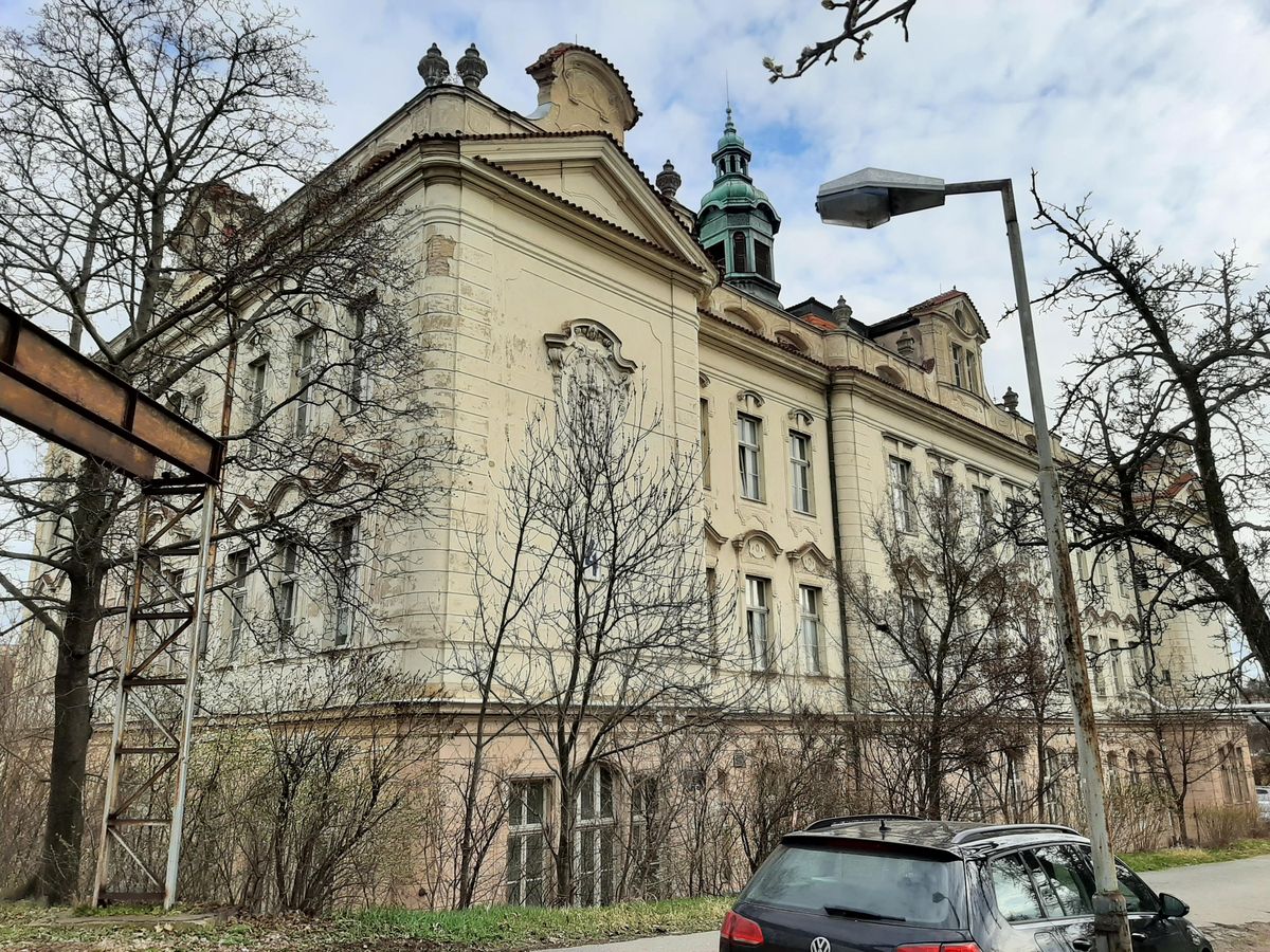 Pneumologická ambulance - Fakultní nemocnice Bulovka (Praha, Libeň ...