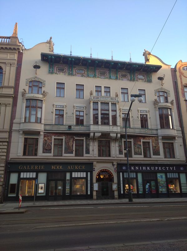 Divadlo Viola (Praha, Staré Město) • Firmy.cz