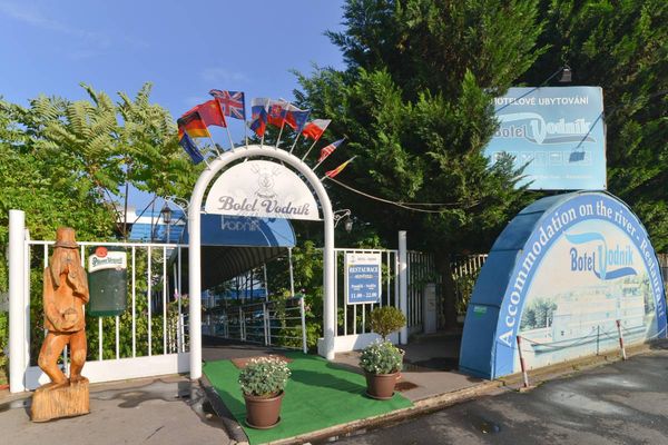 Botel Vodník (Praha, Smíchov) • Firmy.cz