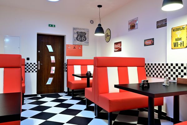 Huja Burger (Borohrádek) • Firmy.cz