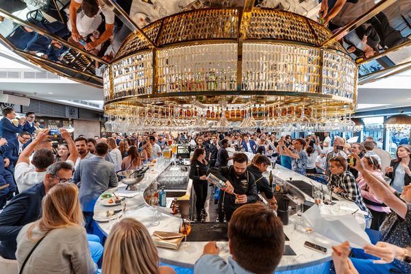 Rooftop Bar & Restaurant - Fly Vista (Praha, Nové Město) + Denní menu ...