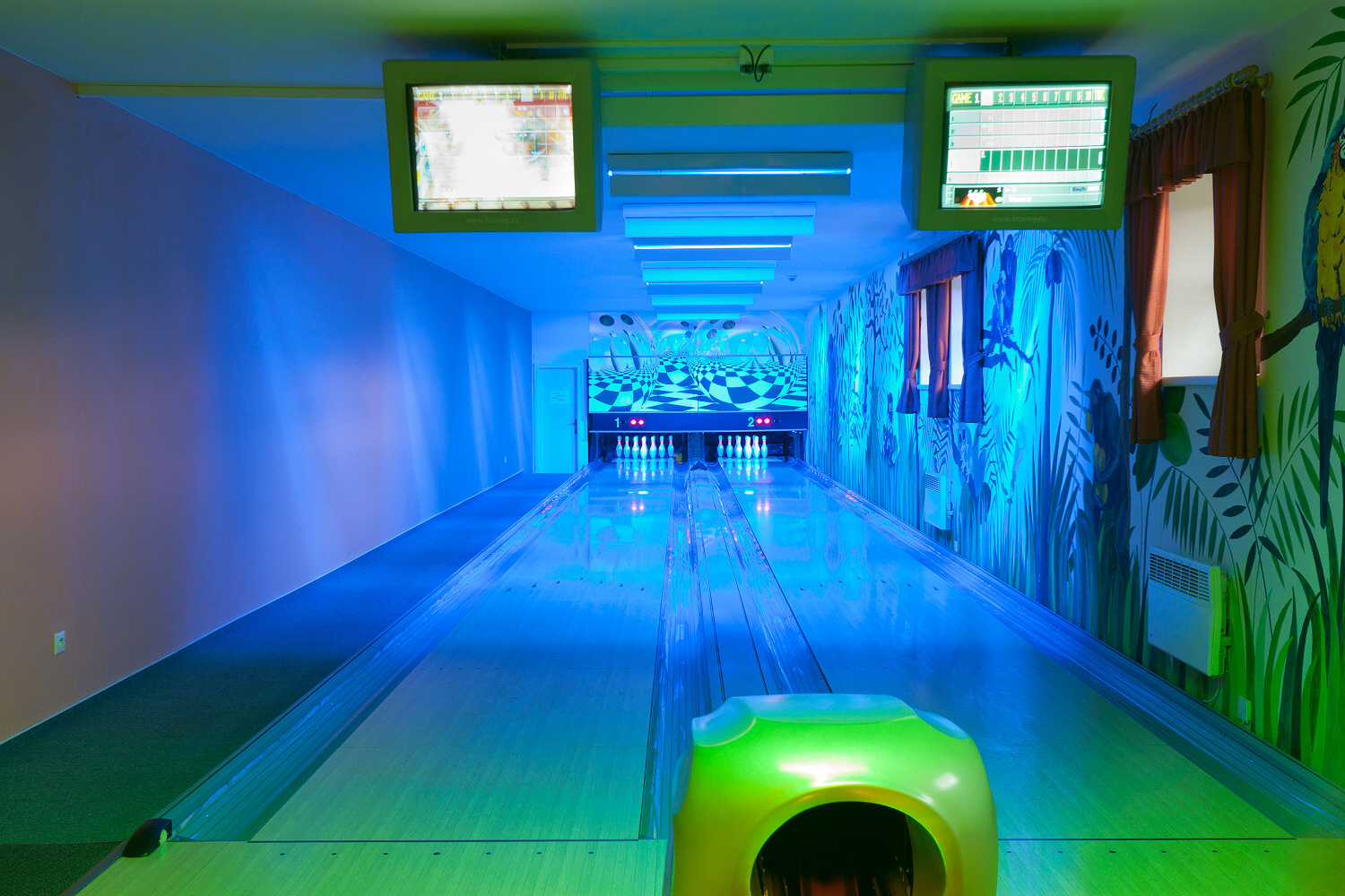 Pronájem bowlingové dráhy za 700 Kč Modrava Klostermannova chata • Firmy.cz