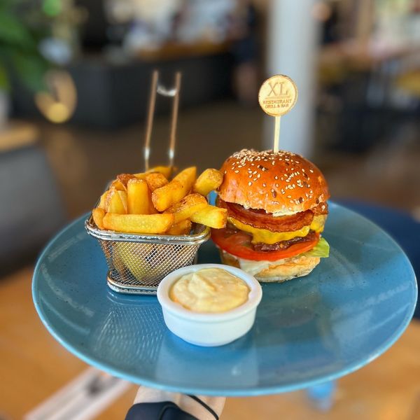 XL Restaurant Grill & Bar (Praha, Chodov) + Denní menu • Firmy.cz