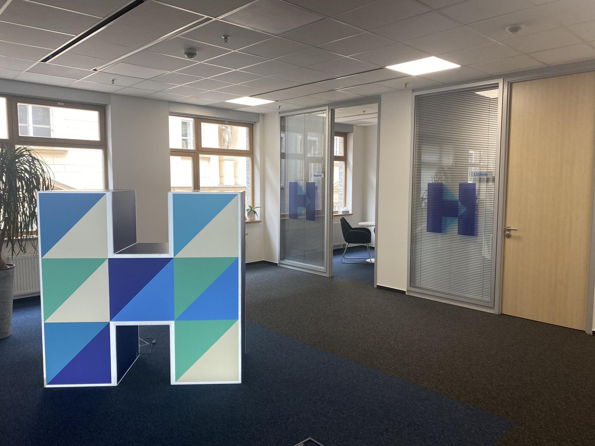 Hays Czech Republic s.r.o. (Praha, Staré Město) • Firmy.cz