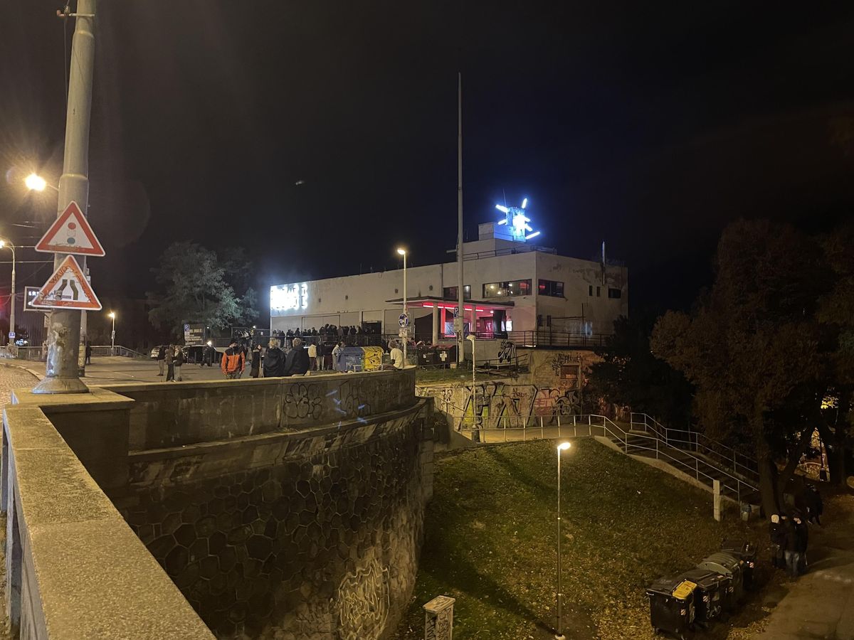 Klub Fuchs 2 (Praha, Holešovice) • Firmy.cz