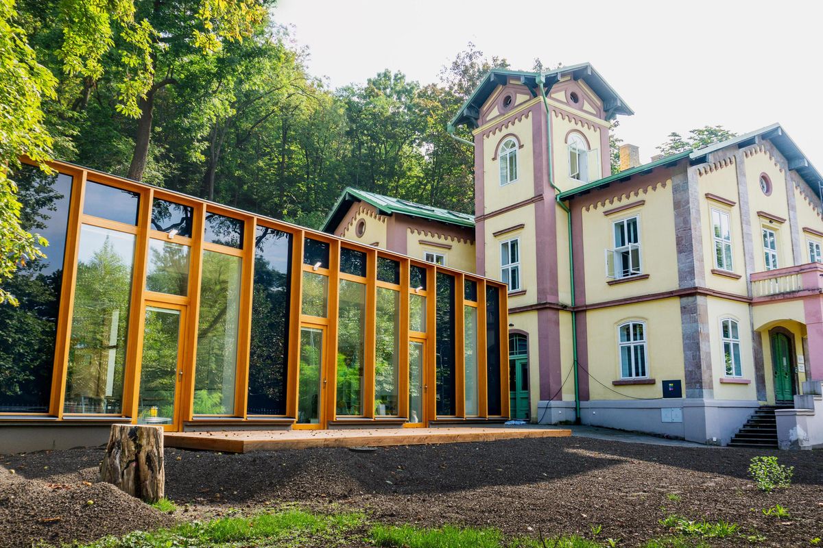 BASIS Prague International School (Praha, Podolí) • Firmy.cz