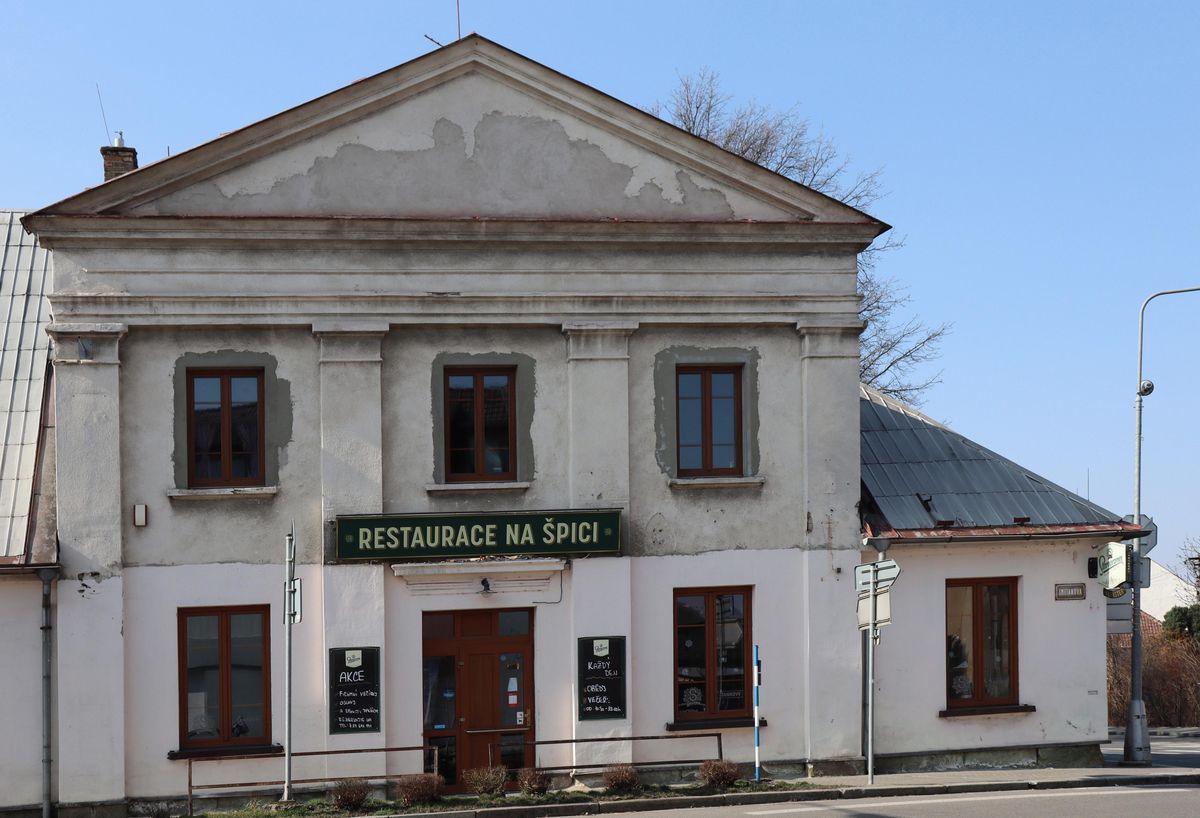 Restaurace Na Špici (Holice) • Firmy.cz