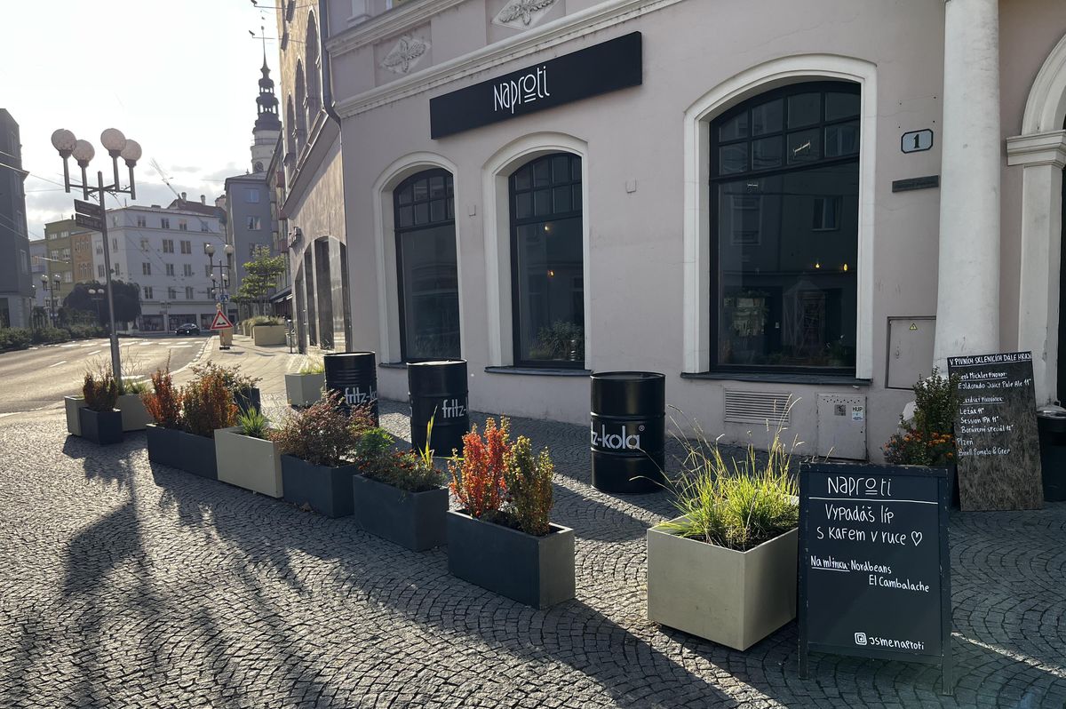 Vedle | Koktejlový bar (Opava, Město) • Firmy.cz