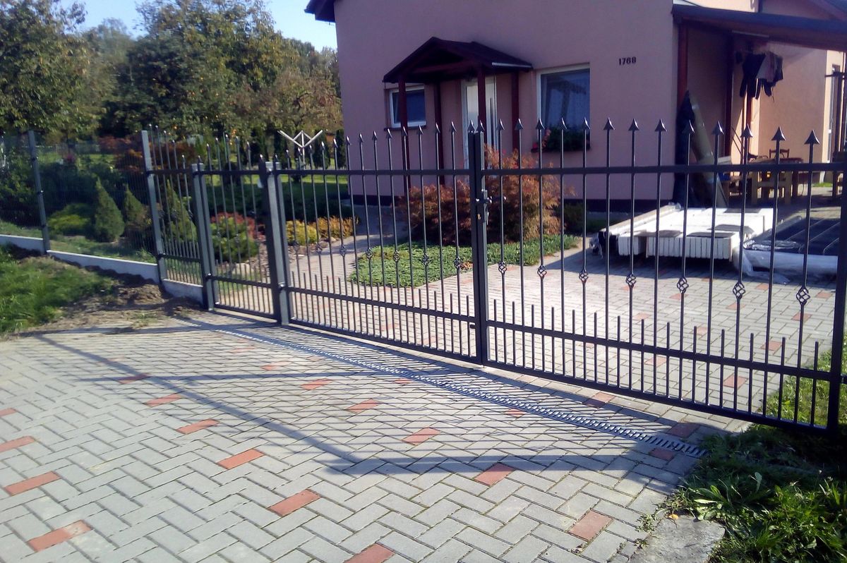 Jan Kružica - Dlažby, ploty , brány (Ostrava, Radvanice) • Firmy.cz