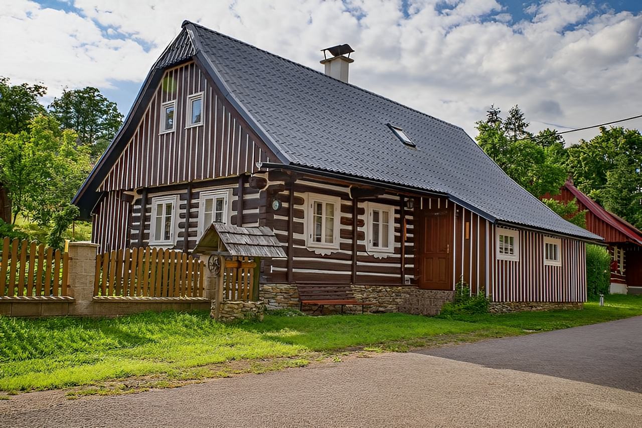 Ubytování v malebné roubence v podkrkonošské vísce za 1 800 Kč ...